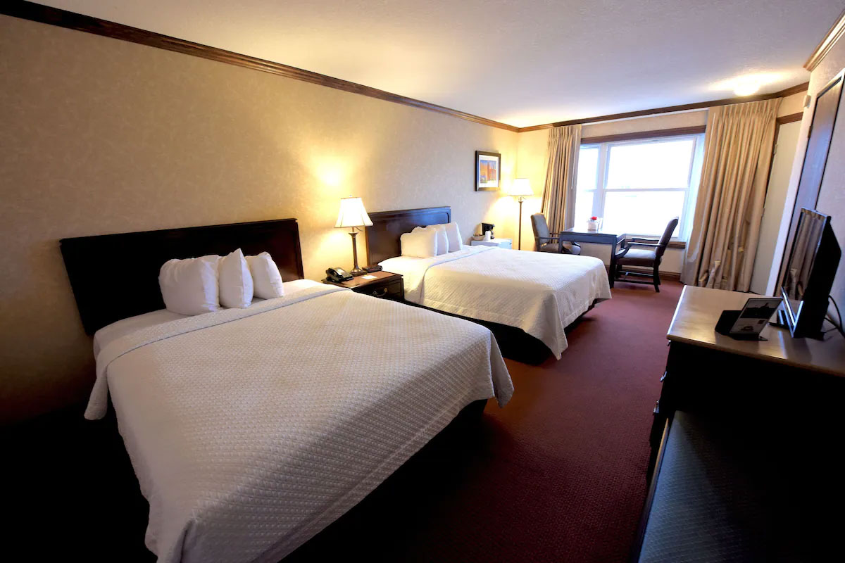 Mackinaw City Hotels - Days Inn Lakeview